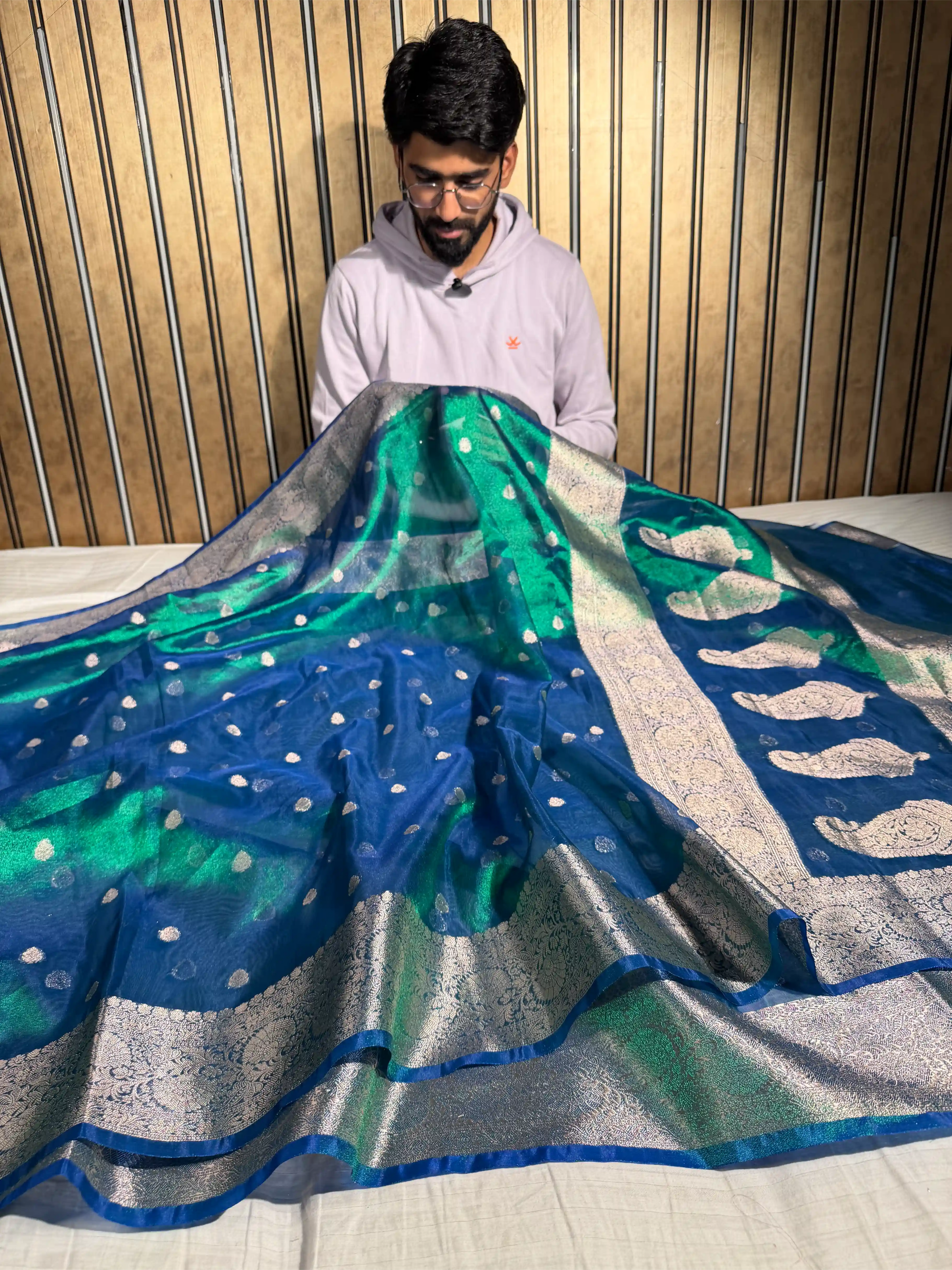 Rare Peacock Tissue Silk Khaddi Buti Banarasi Saree | Usee